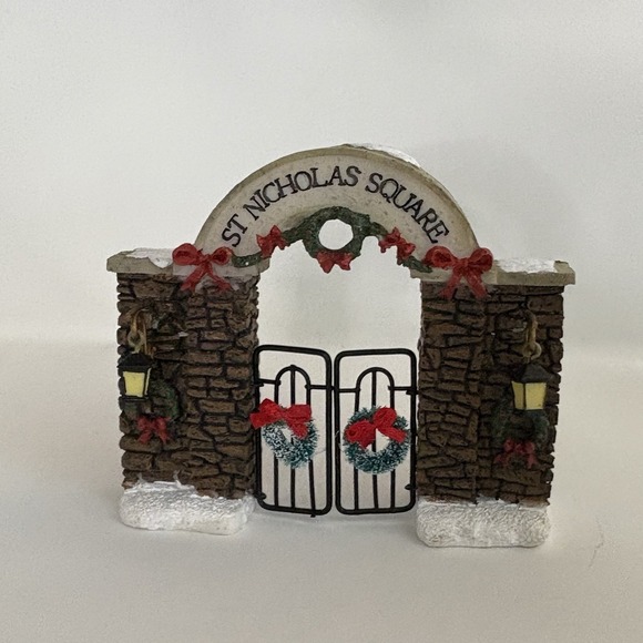St. Nicholas Square | Holiday | St Nicholas Square Arched Gateway ...